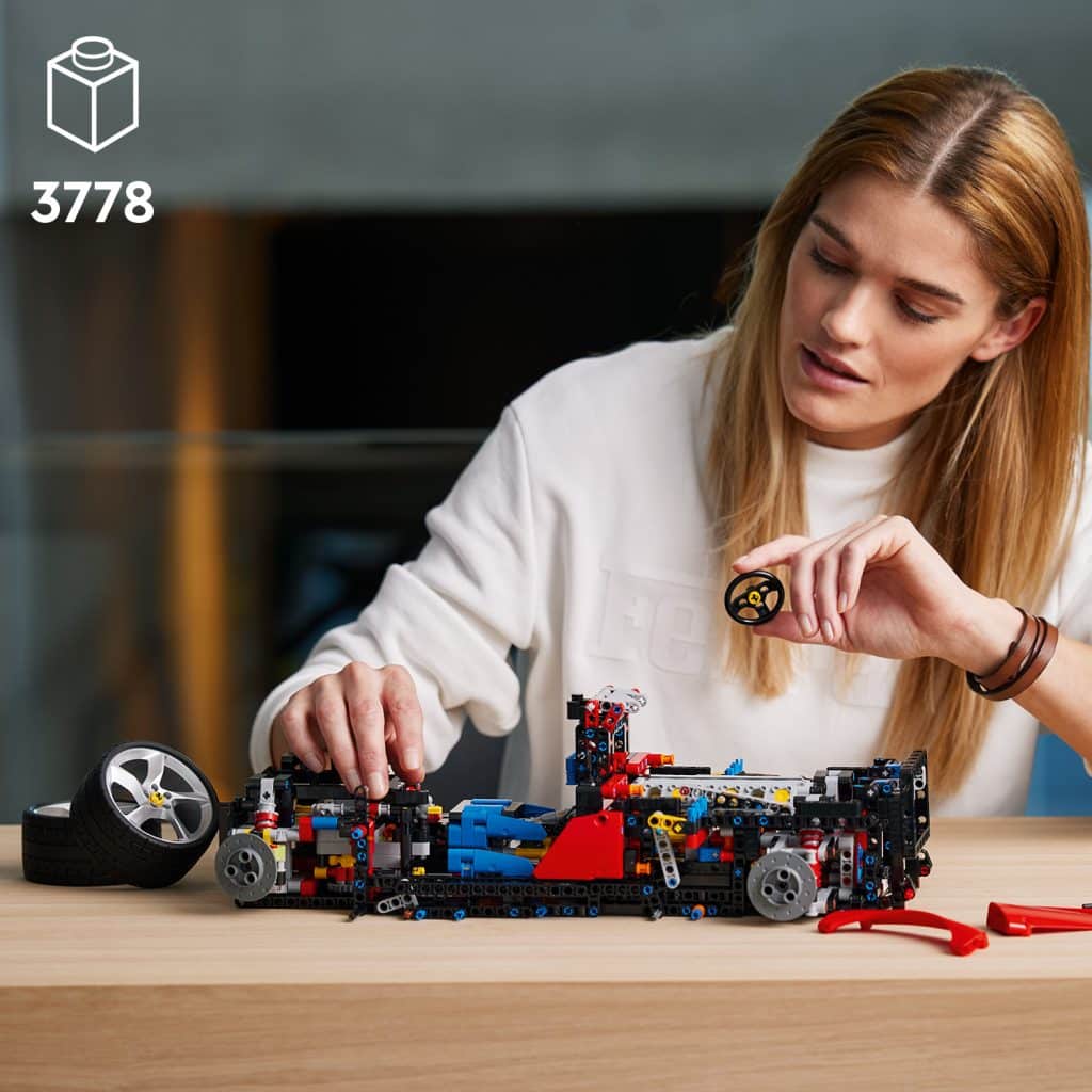 לגו טכניק - פרארי דייטונה (42143) - LEGO ישראל